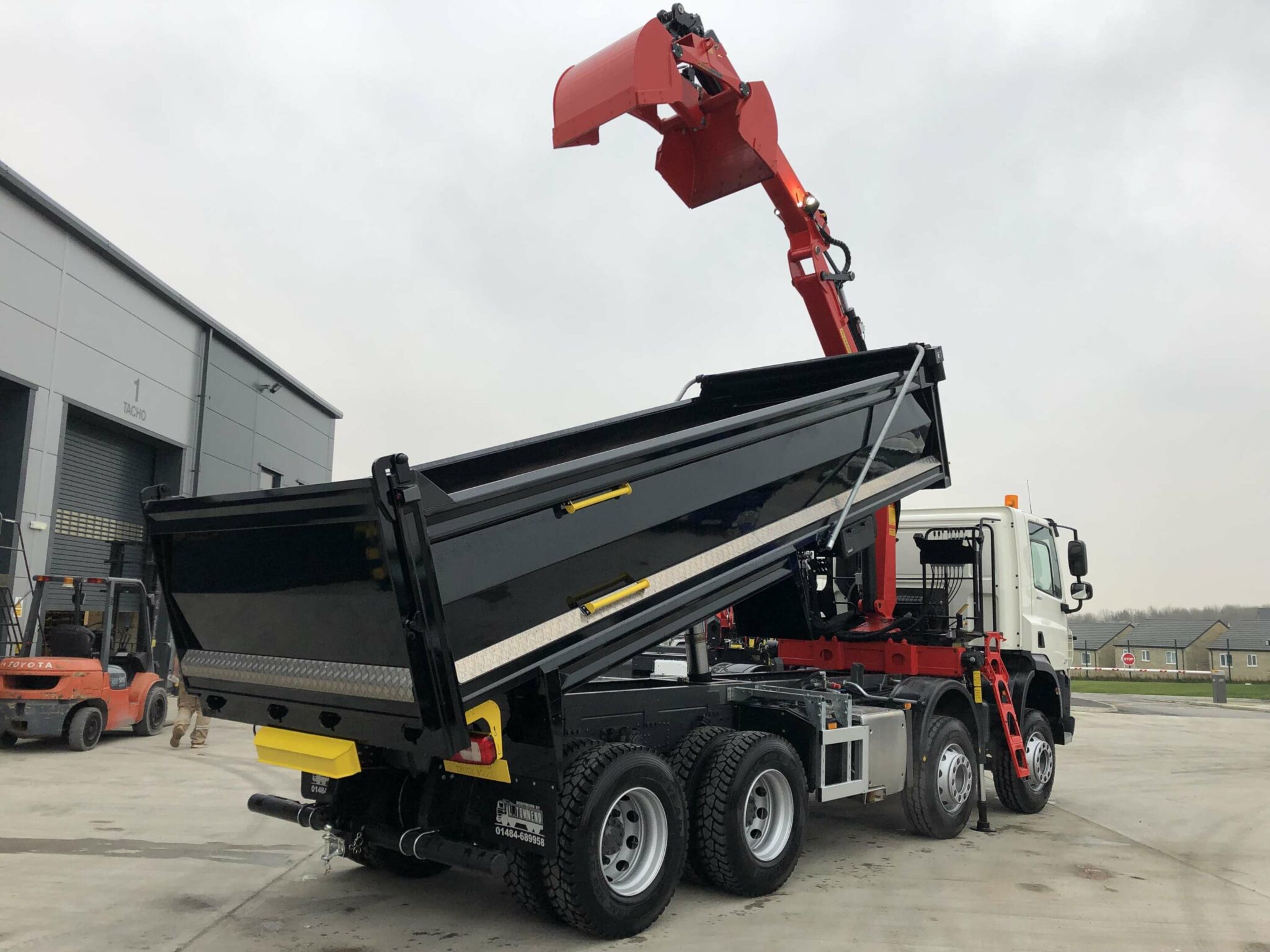 Tipper Grab Hire - SKIPLAND - Skip Hire, RoRo Hire, Grab Hire & Waste ...